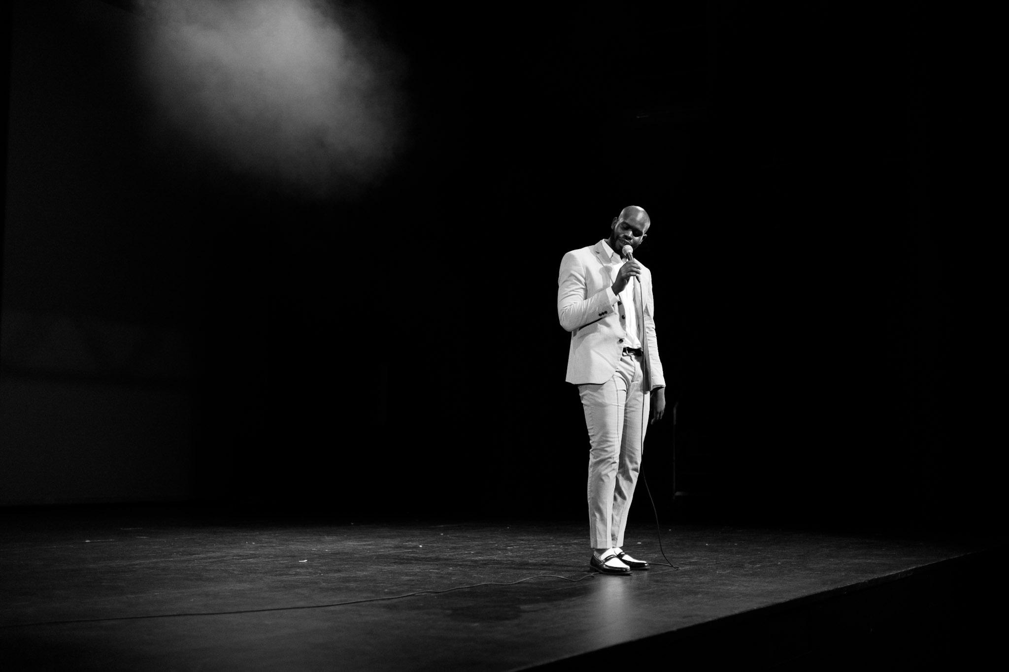 Lamine Thior: Especial Navidad – Sala Negra